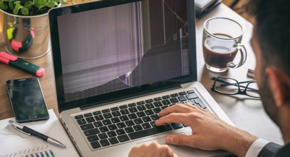 Laptop-Bildschirm kaputt? 3 Möglichkeiten einer Reparatur